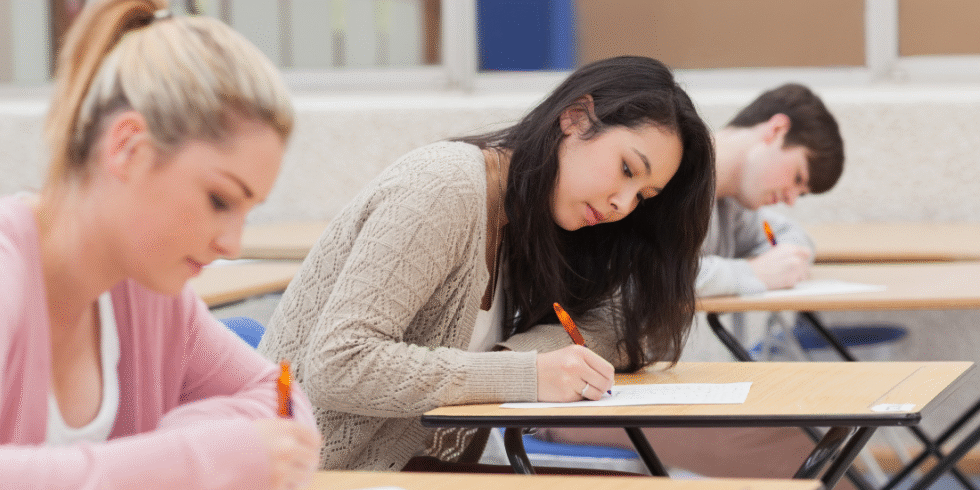 DELE Escolar B2/C1: Todo sobre el examen y preparación - Arantza Ariño ...